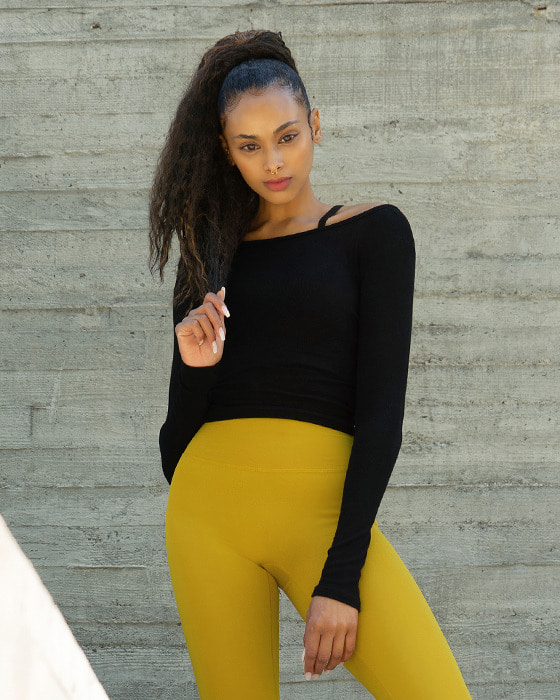 커브 랩 크롭티DEVI-T0041-블랙