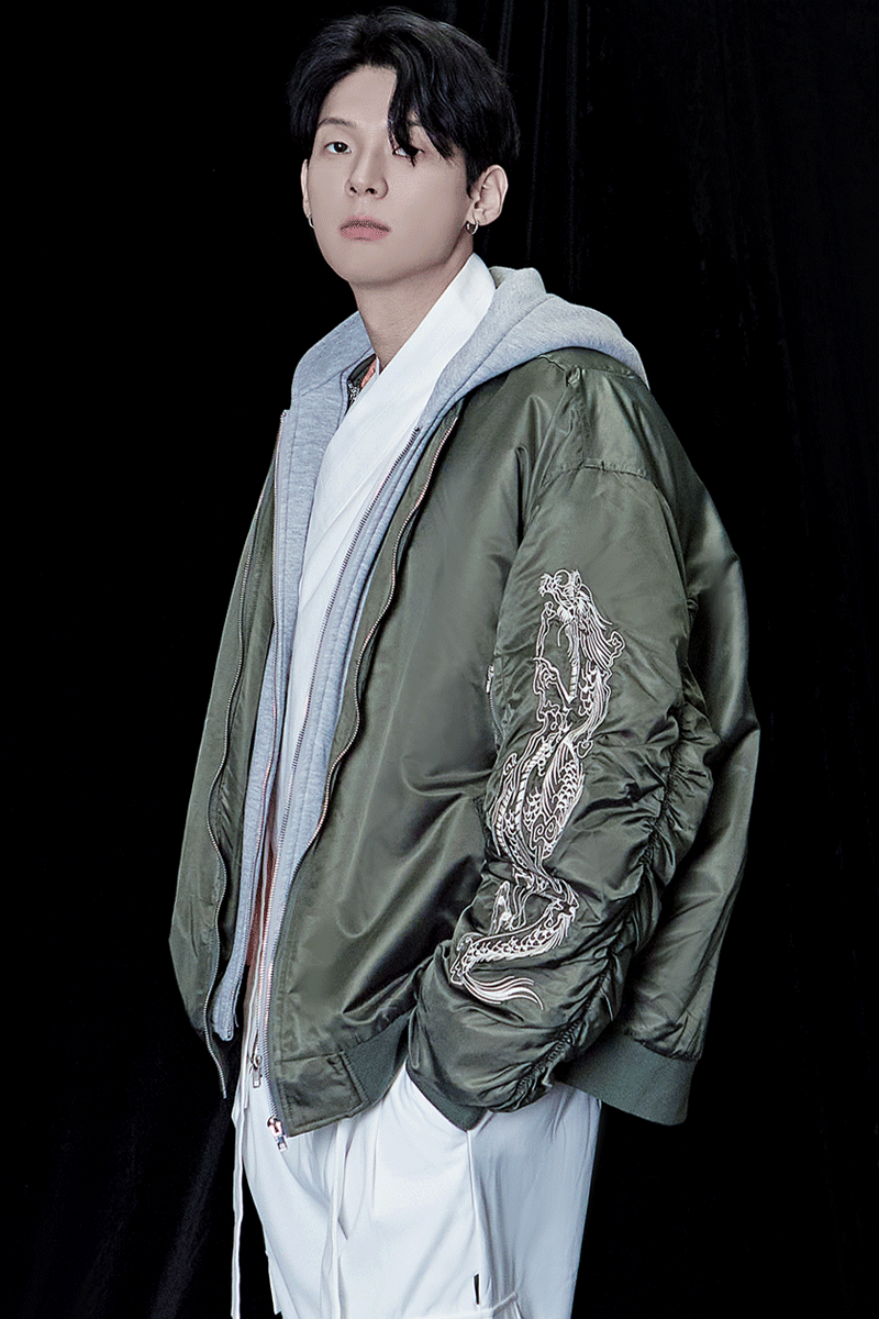 TM3 한 오버핏 은룡자수 후드 항공점퍼 패딩 MA1 남여공용 카키