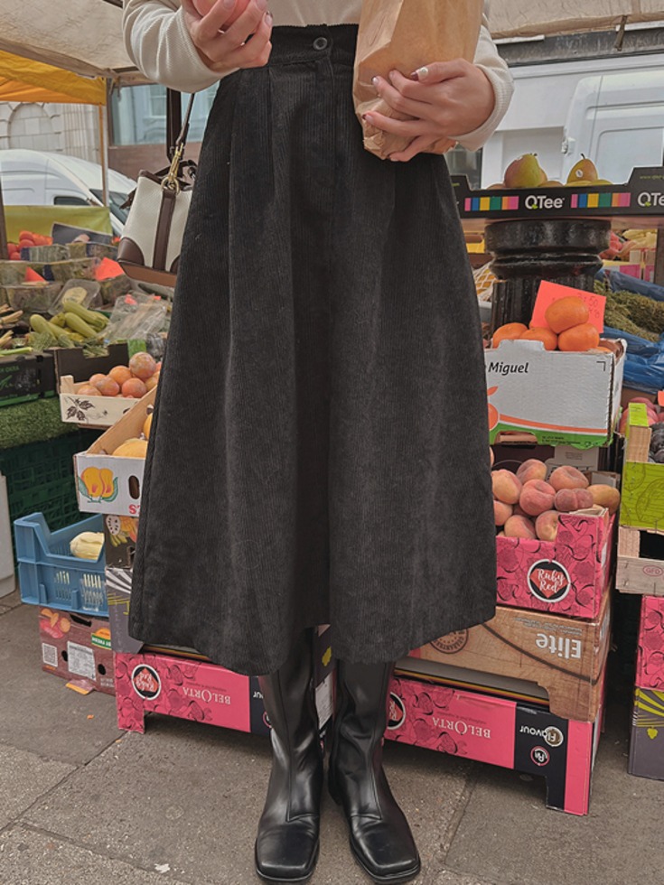리리앤코 코나잇 코듀로이 핀턱 뒷밴딩 롱 스커트 겨울 신상 겨울룩 데일리룩 데이트룩 여행룩 빅사이즈 하객룩 출근룩 롱스커트 빅사이즈스커트 골덴스커트 핀턱스커트 밴딩스커트