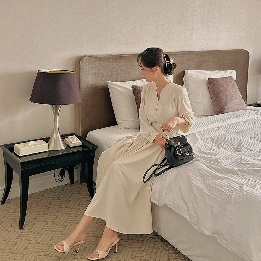 리리앤코 레이델로 핀턱 리본 뒷밴딩 롱 원피스 가을신상 데일리룩 데이트룩 하객룩 격식룩 캠퍼스룩 러블리룩 페미닌룩 플리츠 플리츠원피스 리본원피스 뒷리본 밴딩원피스 피크닉