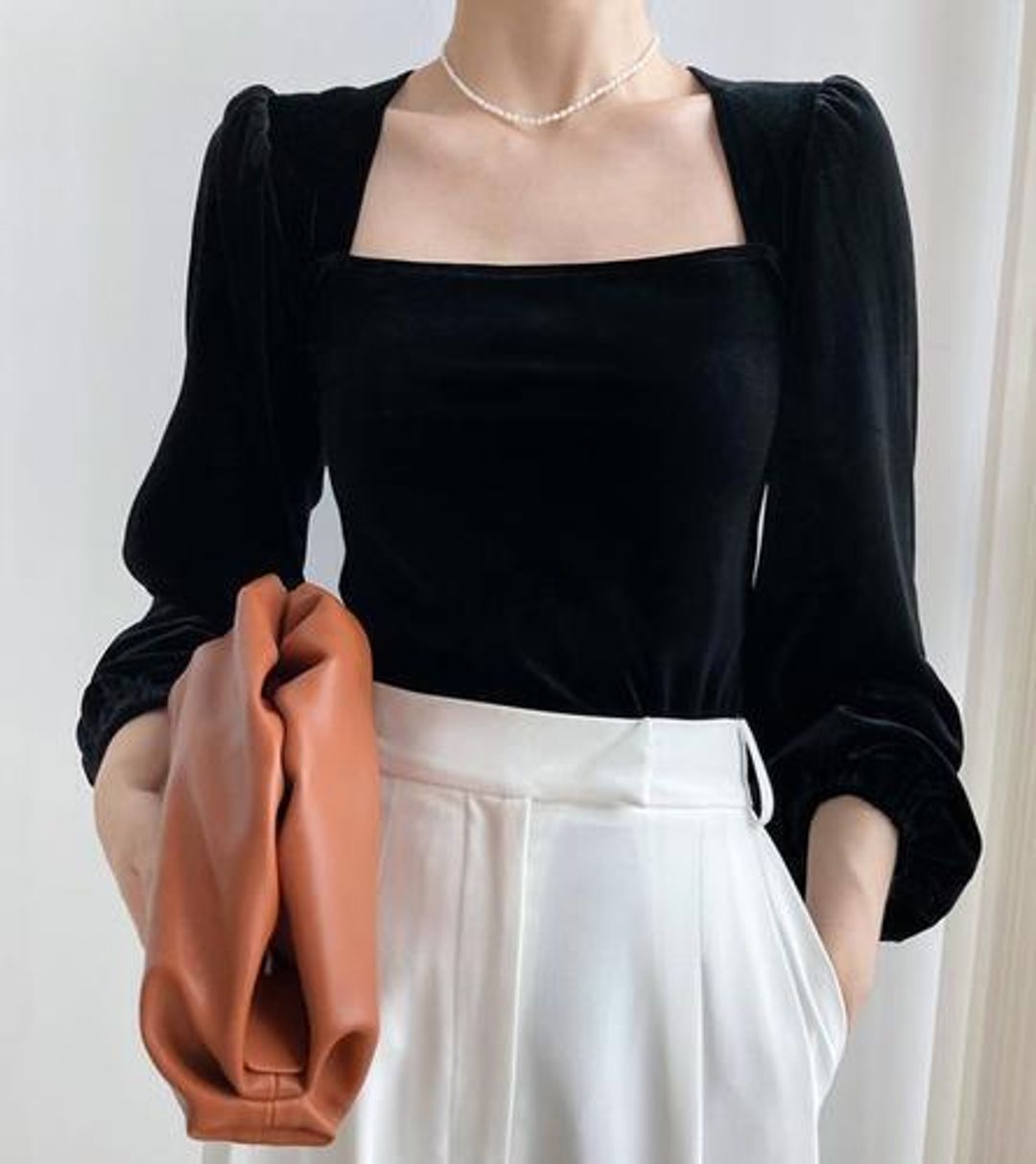 캣츠 가을 겨울 스퀘어넥 벨벳 블라우스 블랙 퍼프소매 결혼식 하객룩 30대 여성 오피스룩 키작은여자 44사이즈 키작녀