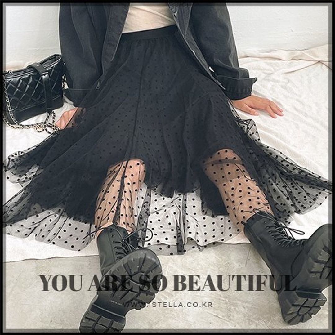 블랙 도트 밴딩 플레어 롱 샤스커트 망사스커트발레리나스커트땡땡이스커트땡땡이치마도트치마도트스커트게더롱스커트롱치마플레어스커트플레어치마a라인데이트스커트