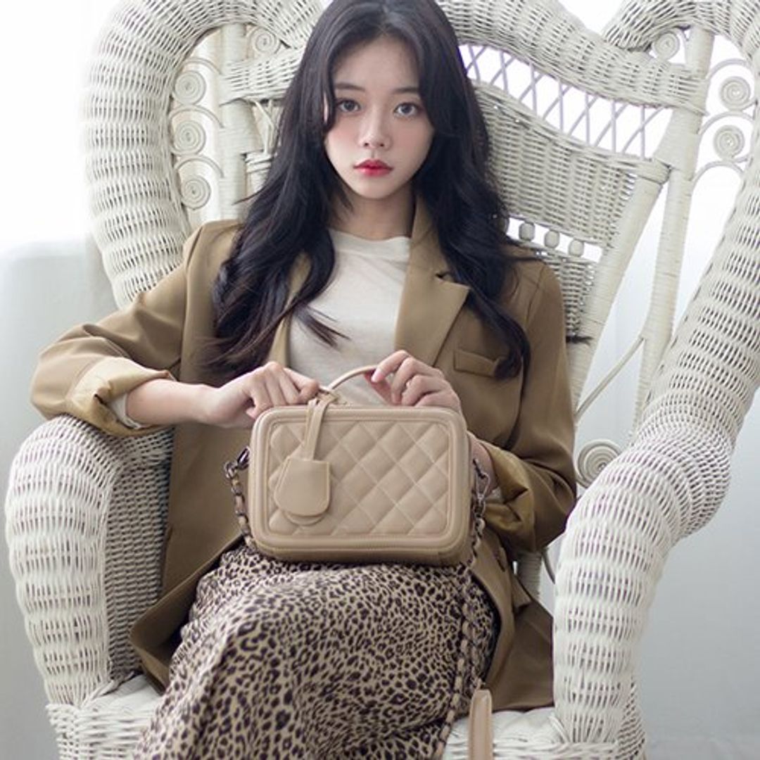 베이지 사각 퀼팅 체인 코코 도시락 스퀘어백 체인백 숄더백 크로스백 신상백퀼팅백여성백코코백베이지가방가방여성가방