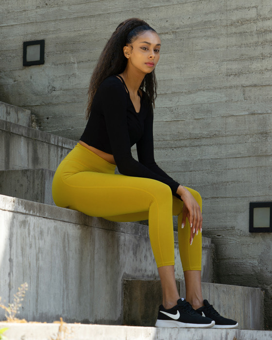 데비웨어 [1+1] 커브 랩 크롭티DEVI-T0041 + DEVI-T0041