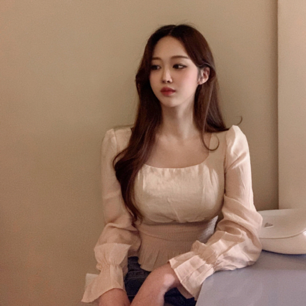 워너비뮤즈 💘남심저격💘 Made 찐추천템 청순글램 스퀘어넥 요루 스모크 주름 퍼프 셔링 프릴 크롭 블라우스 피치베이지 블랙 화이트 소라 핑크