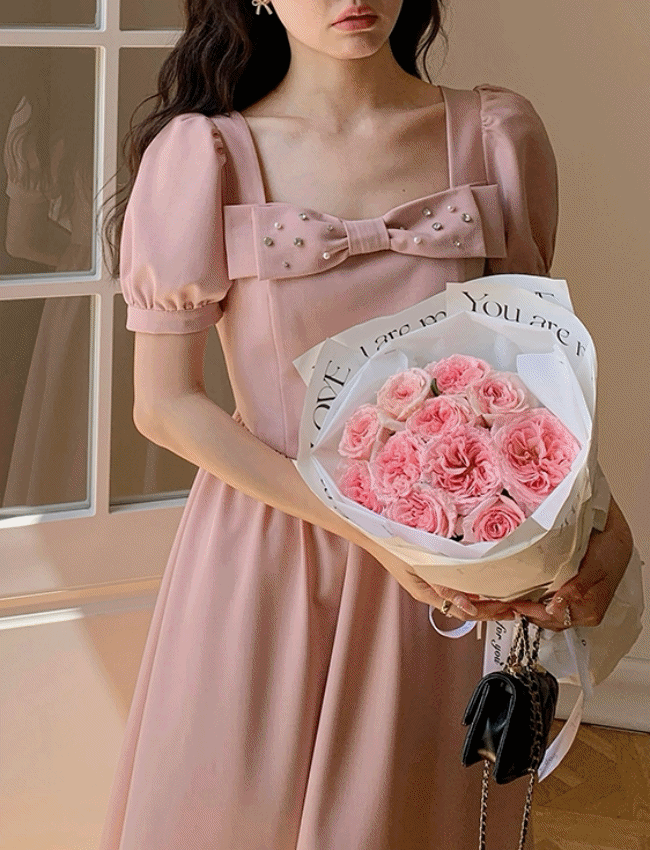 레드베리 셀프웨딩하객룩 큐빅 퍼프원피스 리본장식 하트넥 블라우스 여름원피스 여성스러운 허리라인 허리잘록 플레어 핑크 A라인 롱스커트 웨딩드레스 고급스러운 여리여리 촬영룩