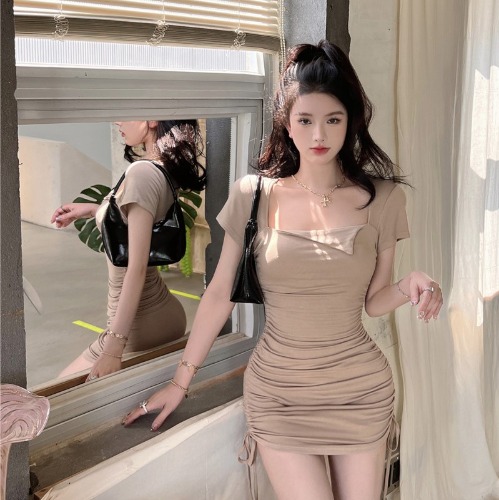 라이트브라운 당일배송데이트룩여름신상 심플 셔링 접힘 디자인 스트랩 더블 리본 슬림핏 스퀘어넥 반팔 미니원피스 봄신상 데이트룩 여친룩 데일리 베이직 캠퍼스 피크닉 비치