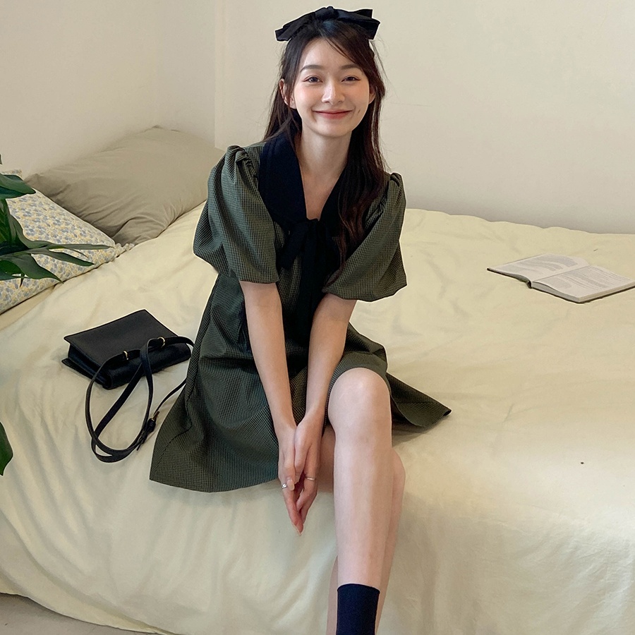 제이리본 유니크 레트로 원피스 나비넥타이 로맨틱 리본 카라 브이넥 볼륨퍼프 소매 여름 배색 사각 체크 깅엄 패턴 A라인 플레어 하운드투스 핀턱 루즈핏 반팔 미니 숏 치마