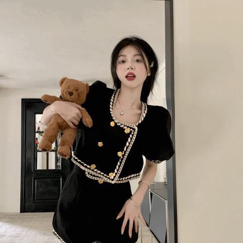 조이얼랏 투피스 세트 트위드 골드 싱글브레스트 블랙 크롭 숏 반팔 라운드넥 자켓 Jk 하이웨이스트 핫팬츠 반바지 정장 세미 캐주얼 여름 썸머 셋업 Set 하객룩여친룩