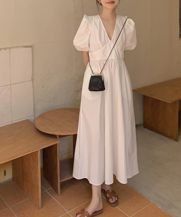 퍼플스테이지 ~4xl 화이트 둥근 퍼프 브이넥 슬림핏 롱 플레어 드레스 뒷트임 오픈백 프렌치 감성 레트로 얇은 여름 반팔
