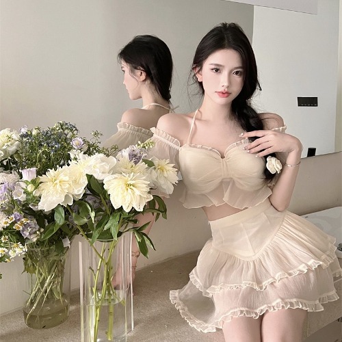 위드포에버 데이트룩투피스세트여름신상 베이지 러블리 쉬폰 셔링 페미닌 피쉬테일 홀터넥 오프숄더 크롭 블라우스 쉬폰 미니