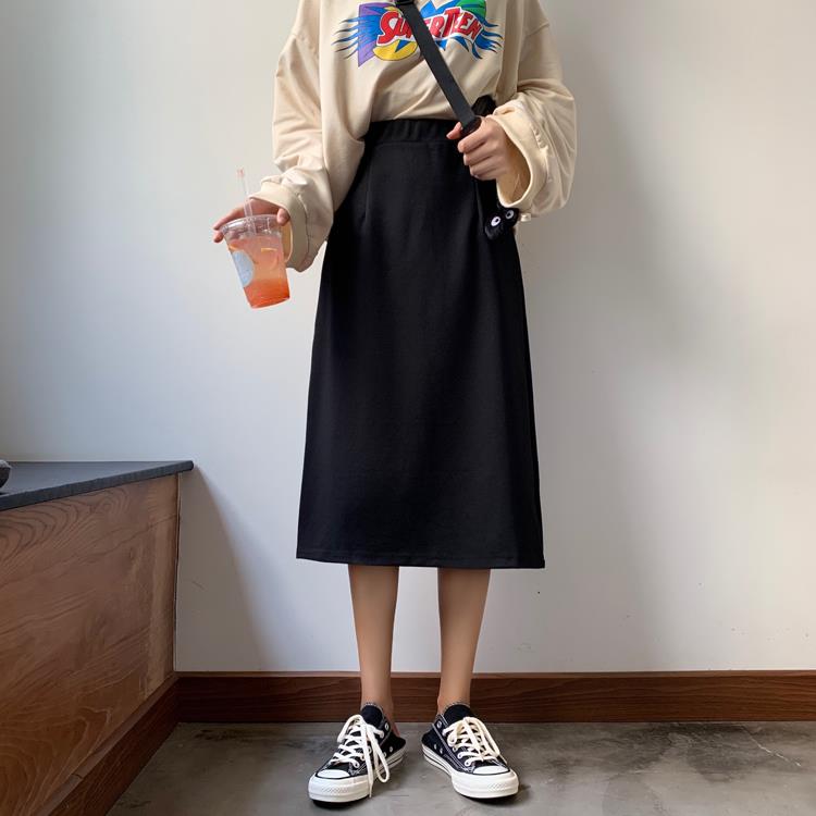 마리그램 깔끔한 단색 블랙 A라인 뒷 밴딩 뒤 트임 슬릿 포인트 블랙 모노 미디 캐주얼 무릎길이 데님 스커트 홍대룩 소풍 외출