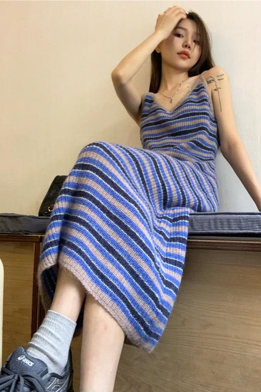 블롱뮤 레트로 니트 원피스 복고풍 스트라이프 패턴 줄무늬 단가라 빈티지 스트랩 끈 나시 라운드 브이넥 슬림 슬랜 루즈 핏 A라인 스판 스웨터 미디 롱 드레스 봄 가을