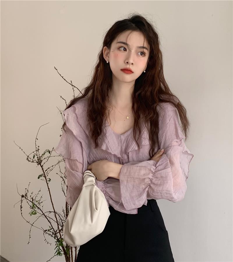 마리그램 히피 브이넥 화이트 퍼플 프릴 오간자 롱 신상 공주 블라우스 프린세스 러플 슬리브 여성스럽고 성숙한 무드 연출 데이트