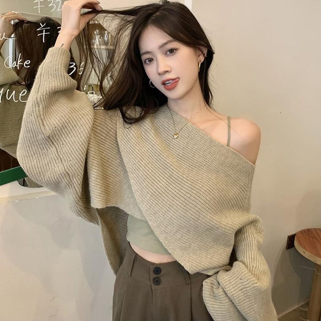 원숄더 루즈핏 섹시 글램 긴팔 여유핏 봄 가을 핫걸 힙한 크롭 니트 스웨터 헤징 스타일 일자핏 스트레이트 짧은 숏 니트 스웨터