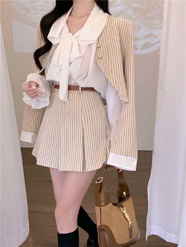 가을하객룩가을투피스가을자켓 가을소녀 노카라 스트라이프 긴팔자켓플리츠스커트 투피스세트 가을세트 볼레로자켓 크롭자켓 숏자켓