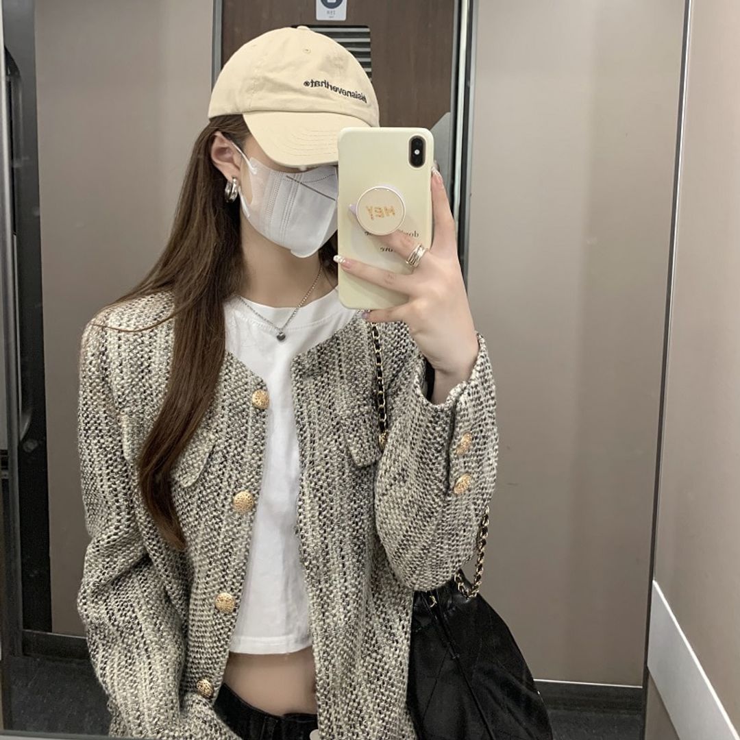 노카라 라운드 넥 금장 버튼 오버핏 루즈핏 트위드 자켓 오피스룩 출근 직장인룩 결혼식 하객룩 간절기 코디 베이직한 심플한