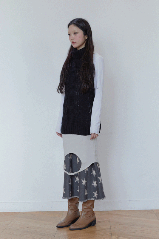 팁씨 Backless turtleneck knitwear