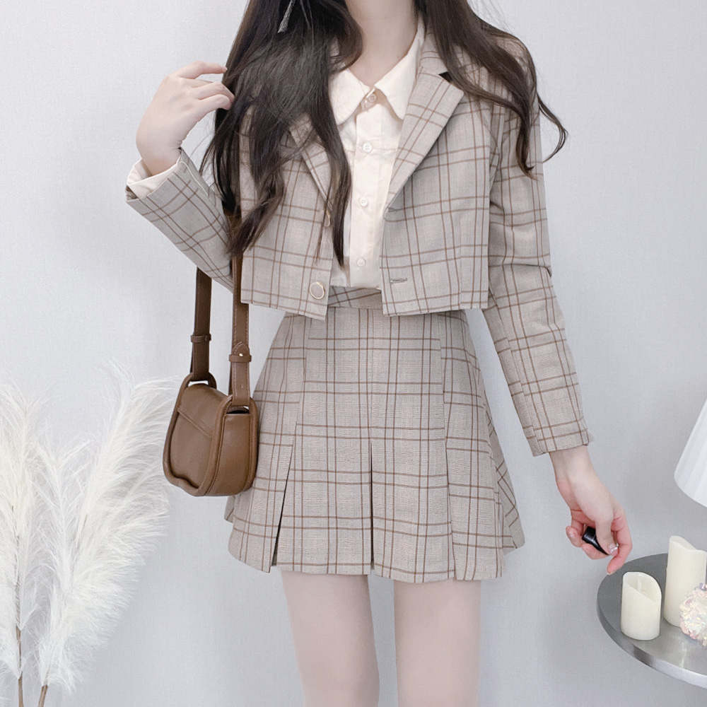 조이어블 [JK+SK/모던로맨틱/국내고퀄] 플리츠 미니 스커트 스탠다드 카라 금장 버튼 크롭 자켓 투피스 셋업 세트