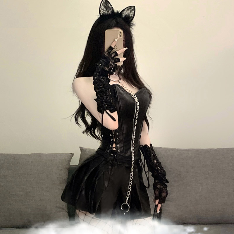 리즈고 할로윈 이벤트룩 크리스마스 성탄절 파티룸 연말룩 클럽룩 다크 블랙세트 레더 오프숄더 탑플리츠 숏 스커트팬츠그물망사 스타킹 섹시 컨셉 레이스 롱 반장갑큐티