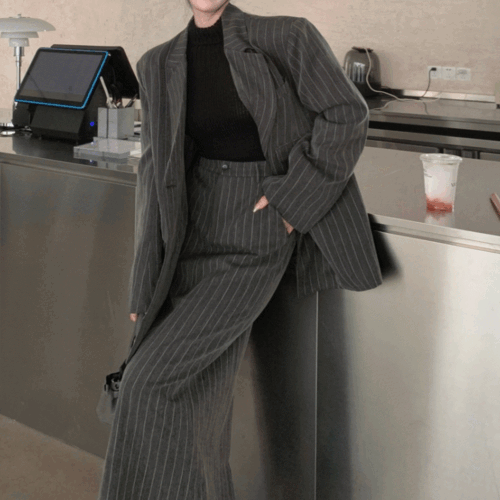 클로에랑 겨울신상겨울투피스 그레이 스트라이프 카라 오버핏 자켓롱스커트 세미정장 투피스 셋업 세트 가을 겨울 신상 하객룩 데이트룩 오피스룩 캠퍼스룩 연말룩