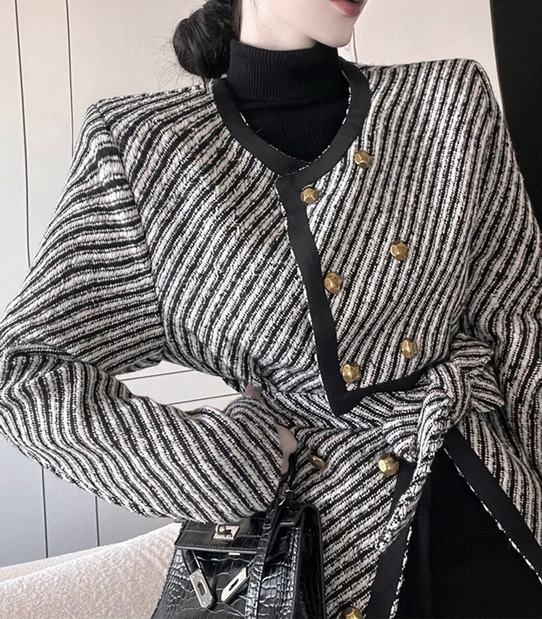 유니크한 블레이저 벨티드 트위드 정장 자켓 모직자켓 겨울자켓 라운드넥 더블 브레스트 금속 버클 장식 와이드 루즈 핏 모직코트 겨울코트 정장코트 언발란스 허리 끈 묶음