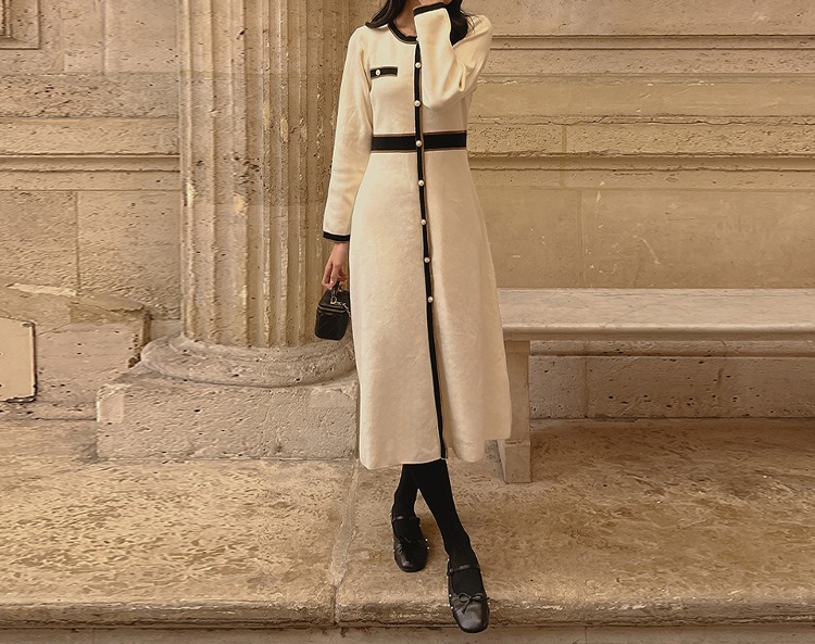 리리앤코 1천5백장 돌파 크렐루디 니트 기모 배색 롱 원피스 가을겨울신상 겨울룩 데이트룩 하객룩 러블리룩 오피스룩 출근룩 롱원피스 배색원피스 쥬얼버튼 슬림핏원피스