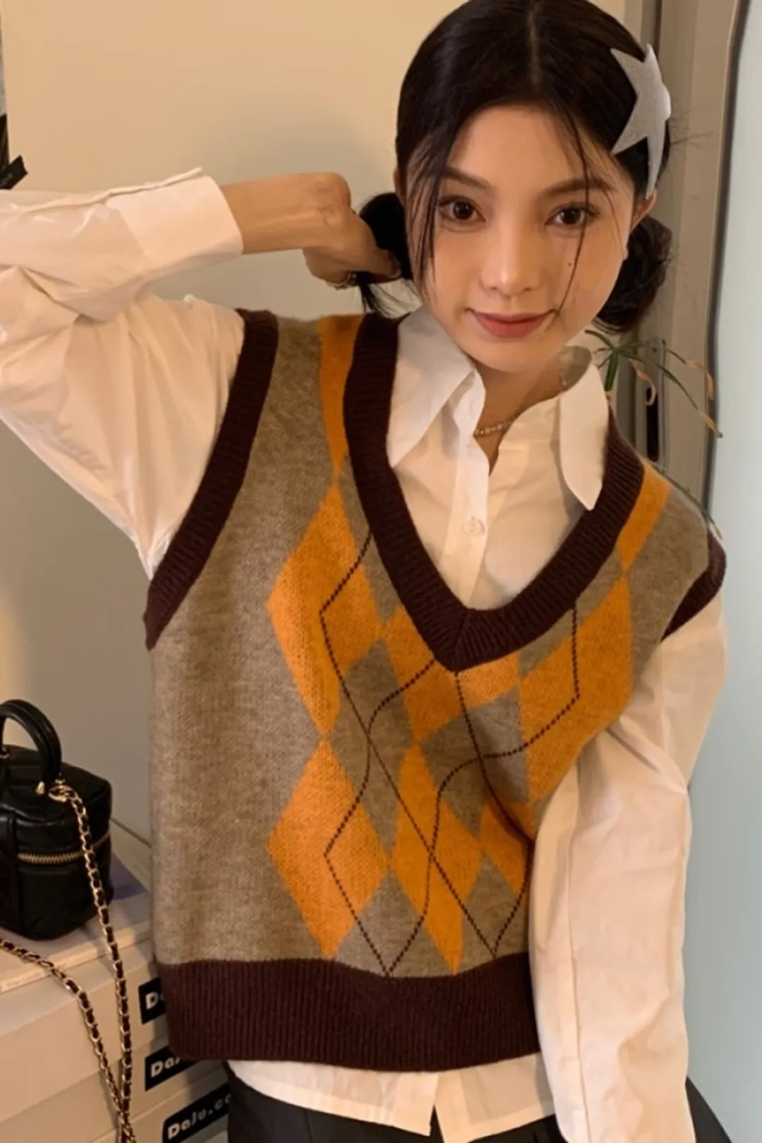 패션 바이 카카오 로이드 아가일 브이넥 민소매 니트 조끼