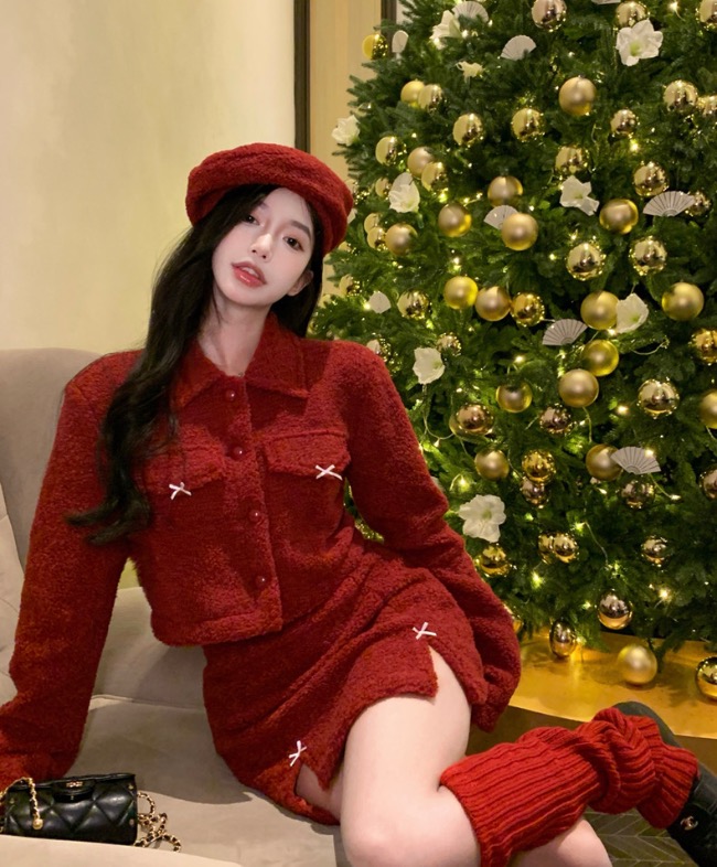 패션 바이 카카오 11월 12월 결혼식하객룩 레드 겨울 양털 뽀글이자켓 미니스커트 투피스세트 크롭자켓 숏코트 양털코트 뽀글이코트 20대 30대 러블리 연말 데이트룩