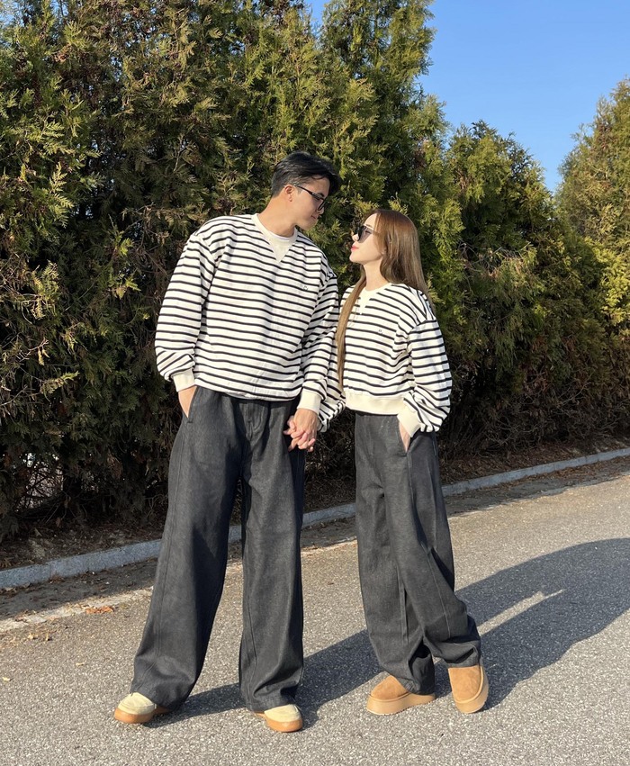겨울기모 Set가능2사이즈 단가라 데일리남녀공용 맨투맨 여자 크롭 스트라이프 긴팔 오버핏 와이드 청바지 일자 벨트 팬츠 커플룩 꾸안꾸 시밀러룩