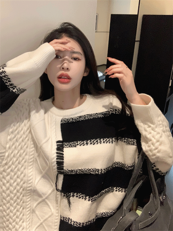 💥비대칭 패션 니트💥 오버핏 느슨한 루즈핏 기하학적 스트라이프 패턴 고급스러운 단일로 입기 좋은 따뜻한 겨울 스웨터 청바지 코디 탑