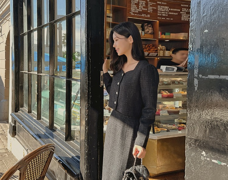 리리앤코 로앤느 트위드 투피스 스퀘어넥 세미크롭 블라우스 가을 신상 데일리룩 데이트룩 여행룩 빅사이즈 빅사이즈투피스 트위드세트 투피스세트 블라우스세트 자켓세트 스커트세트