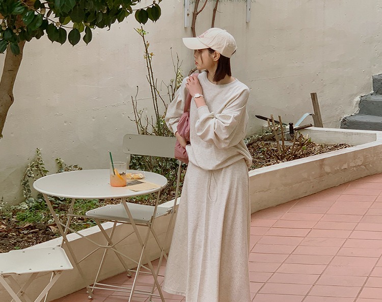 리리앤코 오어디움 스트링 맨투맨 밴딩 롱 스커트 세트신상 벚꽃룩 데일리룩 데이트룩 여행룩 빅사이즈 트레이닝세트 롱스커트 밴딩스커트 오버핏맨투맨 빅사이즈투피스 투피스세트