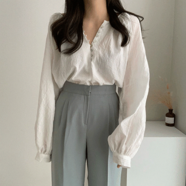 여름블라우스여름셔츠 화이트 블랙 라운드넥 자개단추 헨리넥 여리여리 시스루 긴팔 쉬폰 블라우스 퍼프소매 코튼 셔츠 데일리룩 데이트 벚꽃 여친룩 캠퍼스 여친룩 바캉스 바닷가 휴가