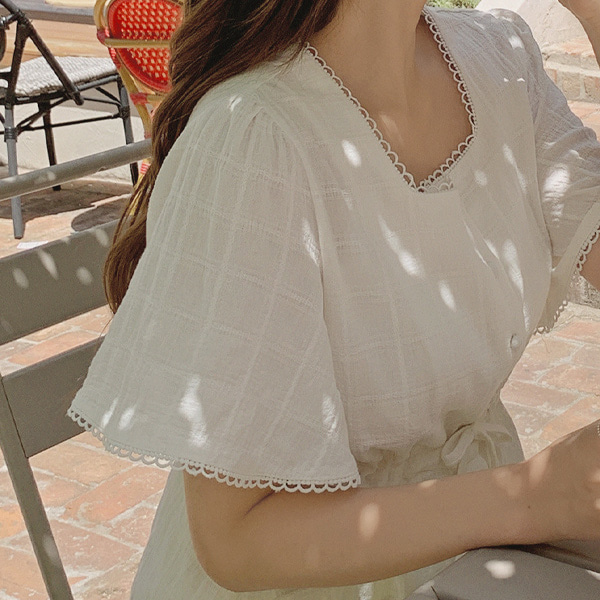 핫핑 Made 나인즈스퀘어넥ver 레이스 반팔 블라우스 44~100 여름 신상 베스트 스퀘어넥 레이스블라우스 윙소매 데일리 하객룩 썸머룩 출근룩 여행룩 오피스룩