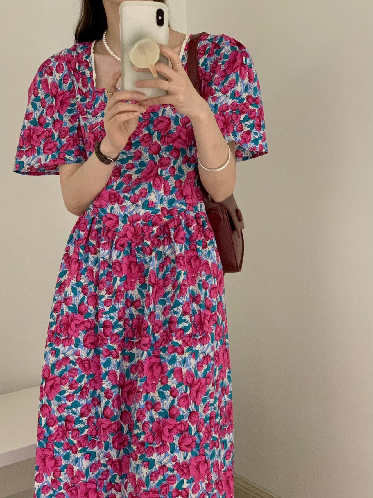 베이지하루 스퀘어넥 반팔 원피스 롱 드레스 꽃무늬 플라워 잔꽃 프린트 복고 비비드 화사한 소매퍼프 햅번풍 공주 귀여운 20대 30대 40대 여성 여자 리조트룩 휴양지옷