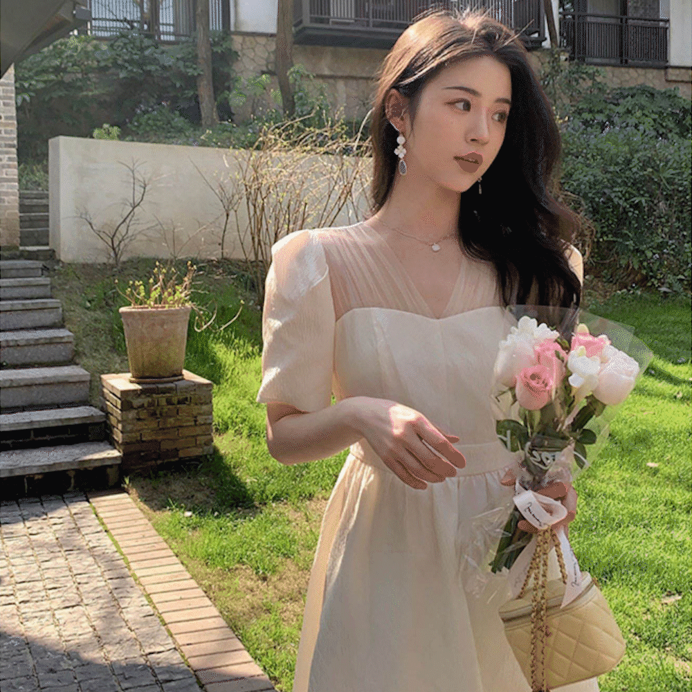 바이미뉴 시스루 셀프웨딩원피스 가을 브라이덜샤워 원피스 화이트 퍼프소매 스퀘어넥원피스 시스루 쉬폰 레이어드 햅번스타일 A라인 플레어 미디스커트 우아한 청순 브샤