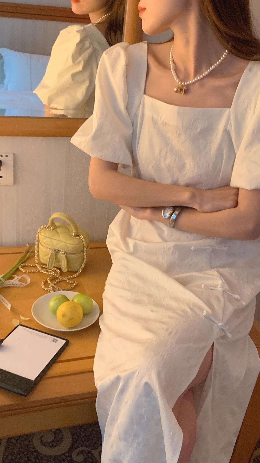 베이지하루 심플 하객룩의 정석 여성 여름 반팔 롱 원피스 스퀘어넥 퍼프 화이트 롱드레스 트임 봄 30대 40대 여자옷 결혼식 피로연 엄마돌잔치 셀프웨딩 스몰웨딩 모임