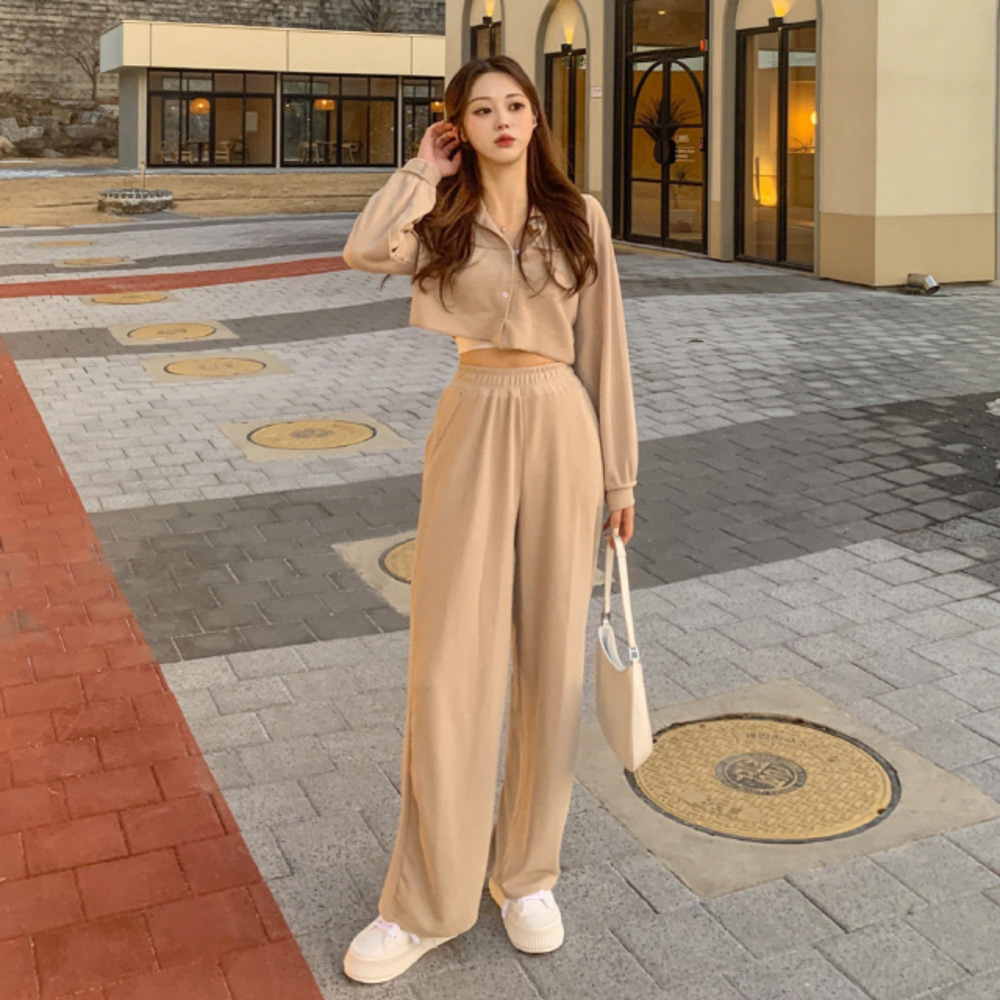 워너비뮤즈 무배🚀 실물갑💖세트가격 고급미 꾸안꾸 컷팅 크롭 카라 페이크 포켓 가디건 세로 잔 골지 스판 쫀쫀 와이드 밴딩 니트 팬츠 트레이닝 세트 여행룩 투피스