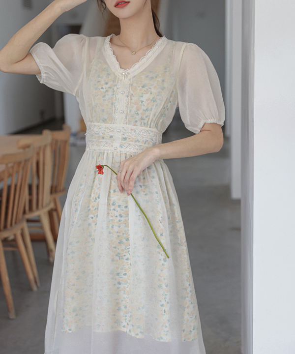 포앤바이앤 레이스 공주 미디드레스 브이넥 레이스 스티치 진주단추 반팔 플라워 뷔스티에 셔링 하늘하늘 미디원피스 봄 여름 여신 샤방샤방 러블리 사랑스러운 여친 데이트룩
