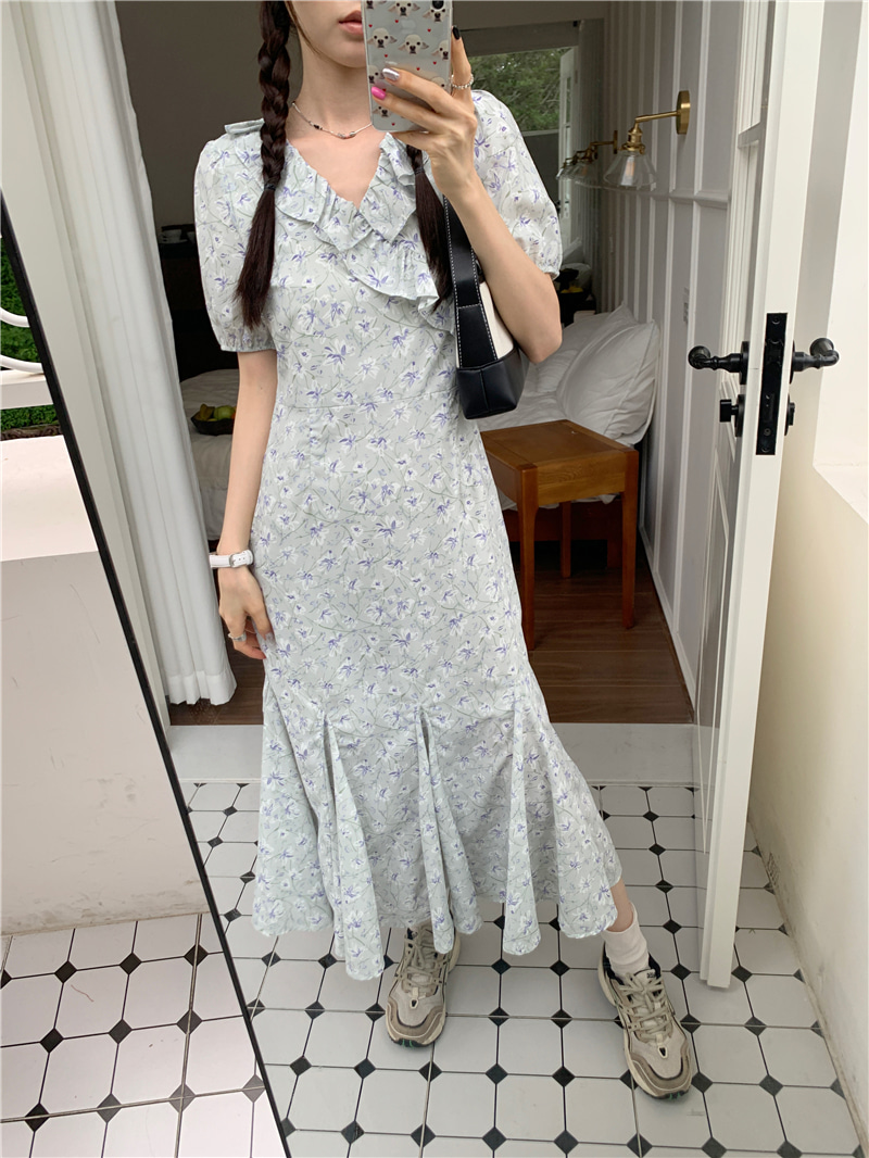 소다 플라워 페미닌 원피스 V 브이 넥 프릴 셔링 반팔 하프 소매 롱 미디 A 라인 머메이드 플레어 스커트 치마 드레스 꽃 무늬 플로럴 패턴 레트로 빈티지 프렌치 무드