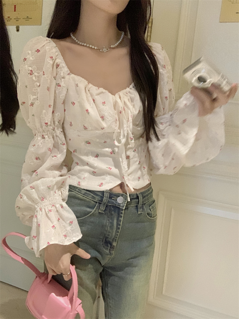 오브로지 스퀘어 네크라인 여리 여리핏 리본 디테일 크롭 아방 청순 여친 여친룩 데이트 데이트룩 여름 셔츠 블라우스