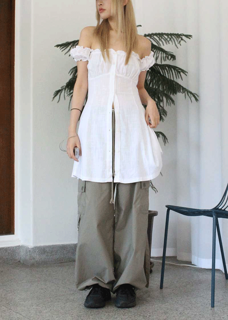 이오엔 OFF FRILL LINEN OPS (2color)