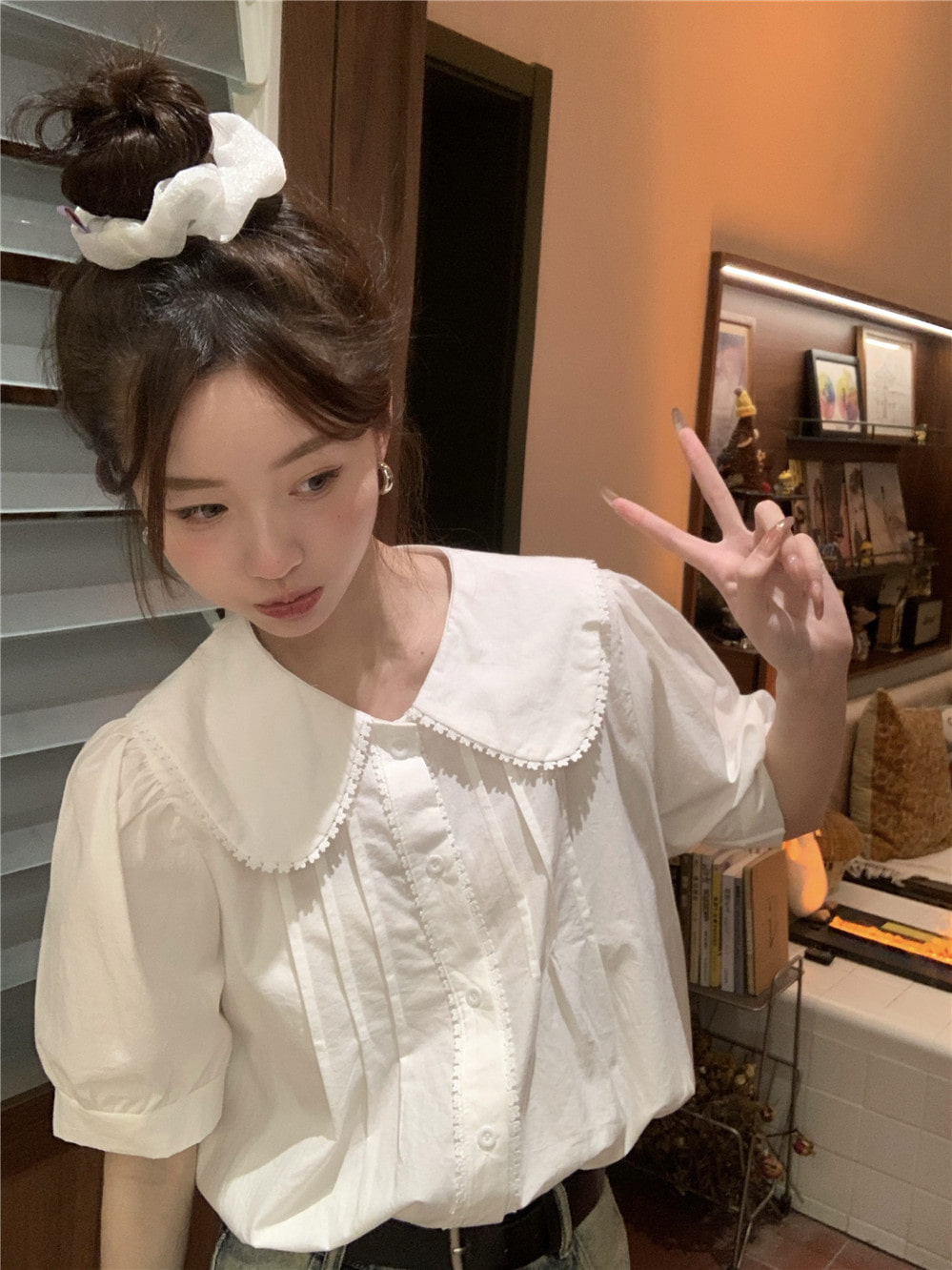 러블리 핀턱 빅 카라 블라우스 라운드 넥 단추 여밈 반팔 벌룬 하프 소매 코튼 면 레이스 포인트 러블리 귀여운 셔츠 여친 데이트 룩