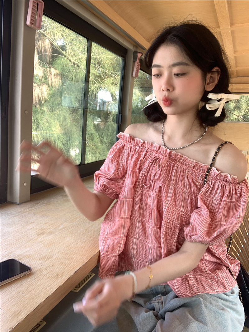 소프트 핑크 오프 숄더 블라우스 스퀘어 셔링 프릴 반팔 벌룬 하프 소매 투웨이 루즈 핏 귀여운 청순 여리 인디 여친 셔츠 탑