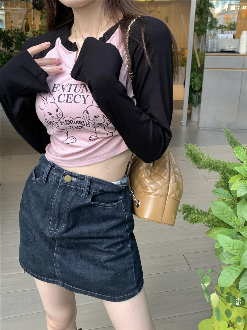 러브 바니 나그랑 크롭 티셔츠 배색 핑크 블랙 그레이 캐주얼 큐트 토끼 레터링 그래픽 캐릭터 뉴진스 러블리 캐주얼 크롭 미니