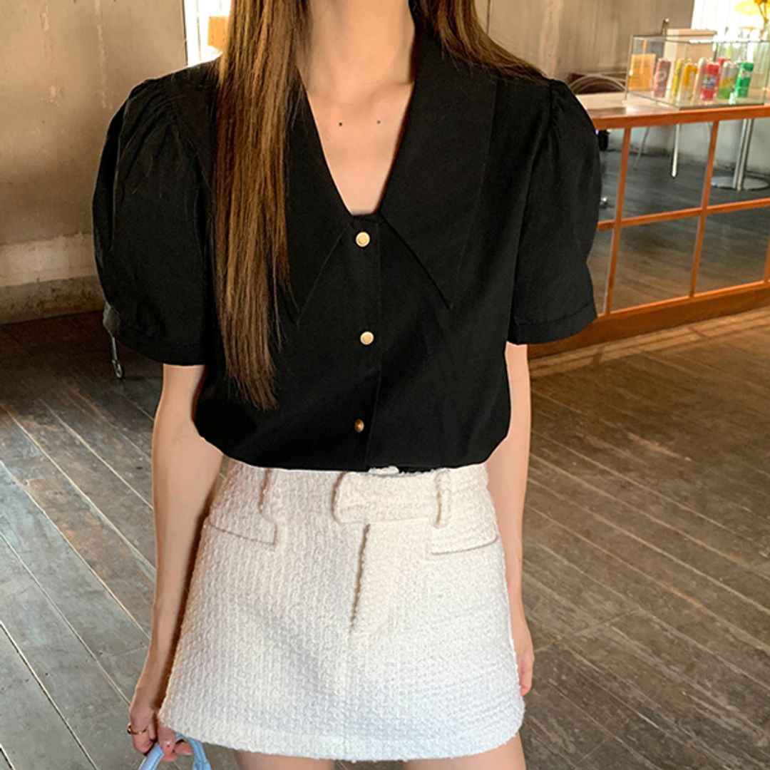 카라 버튼 퍼프 숄더 블라우스 2b25759