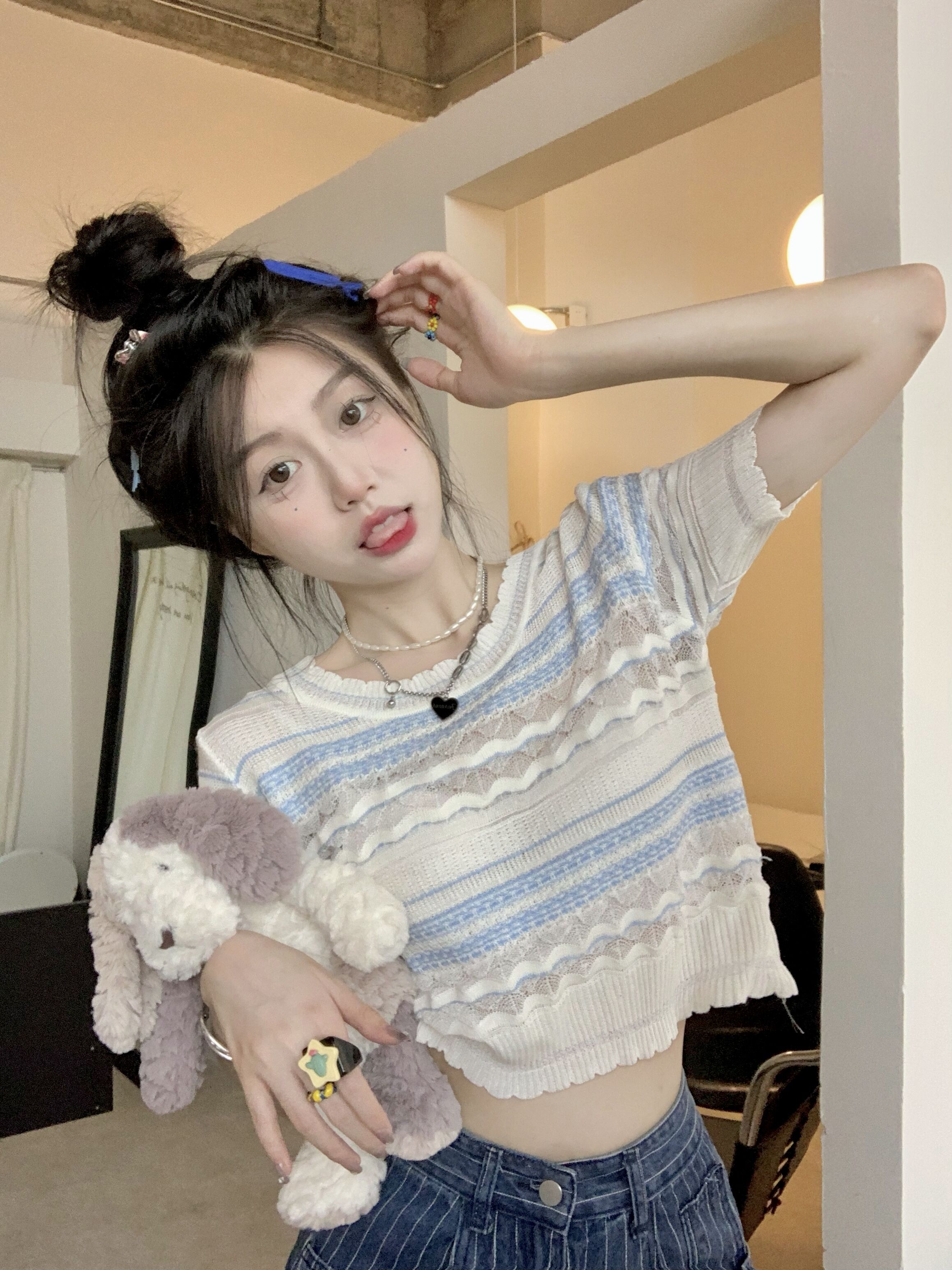 파스텔 블루 스트라이프 니트 탑 라운드 넥 물결 프릴 반팔 하프 소매 줄 무늬 단가라 배색 크롭 미니 숏 여름 썸머 얇은