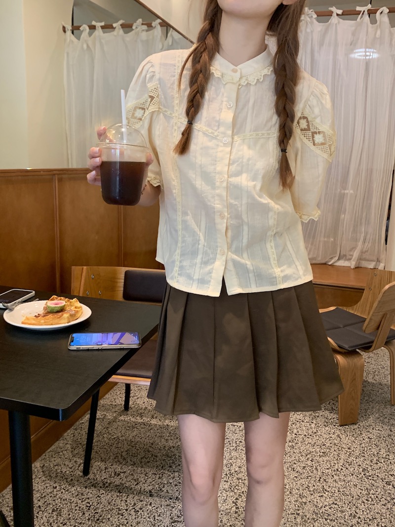 린넨 레이스 스티치 블라우스 라운드 넥 단추 여밈 프릴 스트라이프 줄 무늬 페미닌 보헤미안 러블리 반팔 하프 소매 벌룬