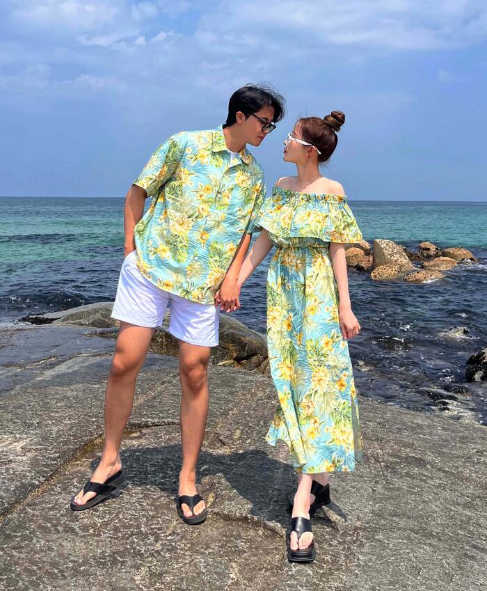 엄라이브 하와이커플룩 3컬러대박템 남녀공용 바캉스 반팔 하와이안 셔츠 여자 프릴 오프숄더 롱 원피스 세트 셋업 여름 휴양지 휴가룩 바다 신혼여행 커플룩 시밀러룩